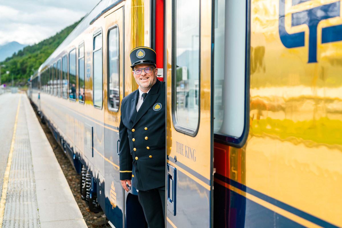 Cable Car Ticket & the Golden Train: Morning Departure