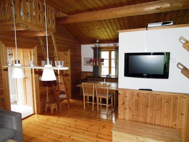 L702 Överboda, 7 km N Leksand, Stugor & lägenheter