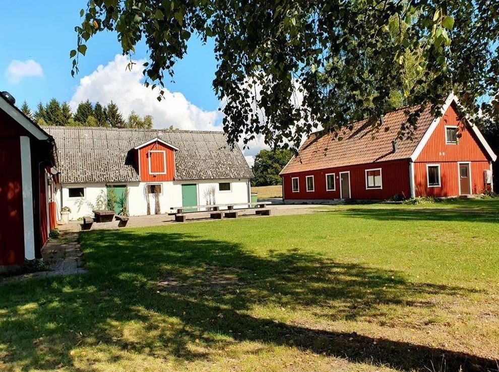 Destination Snogeholm, Boka, Stugby