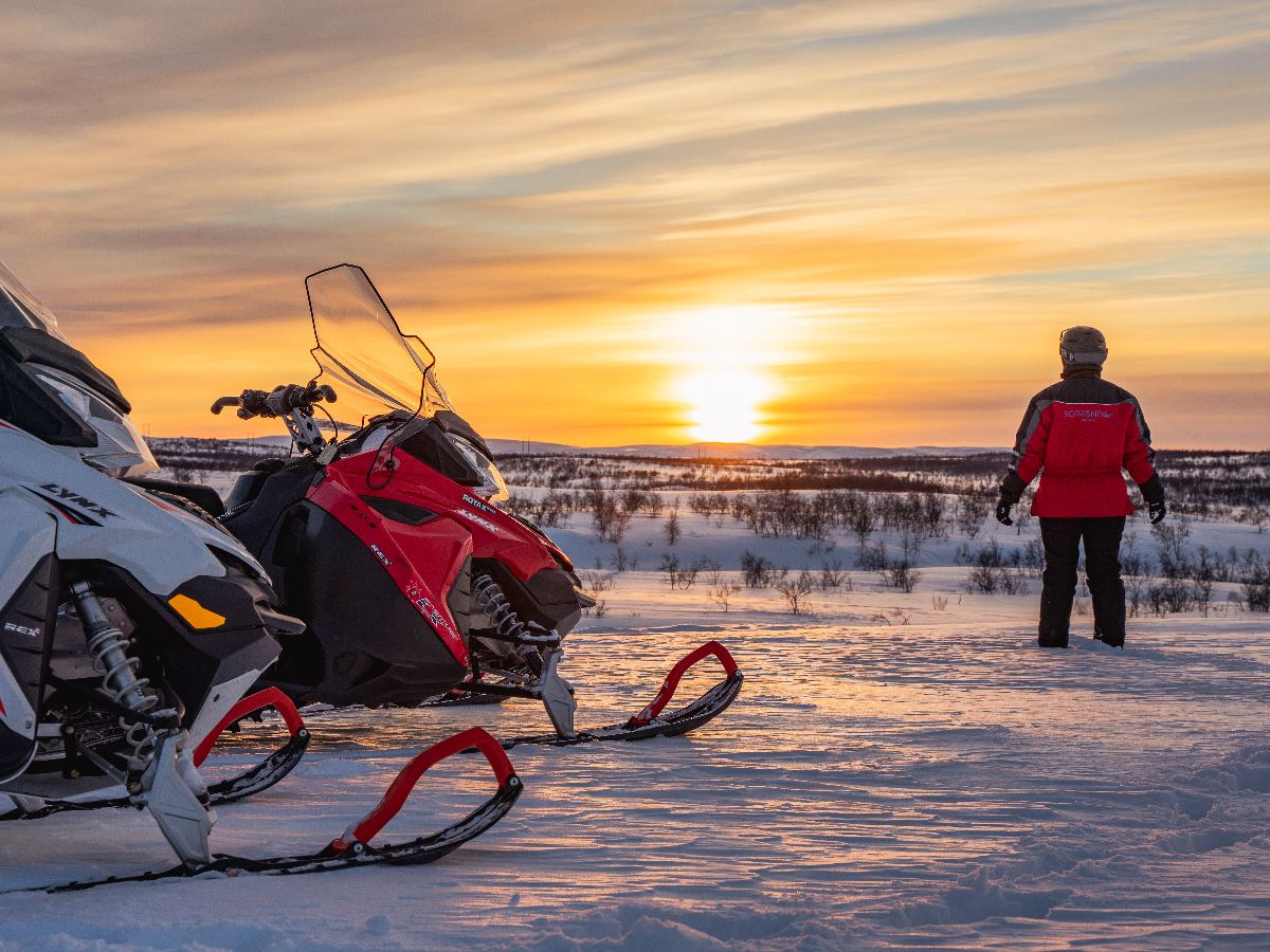 Arctic light snowmobile experience , Snowmobile Experiences