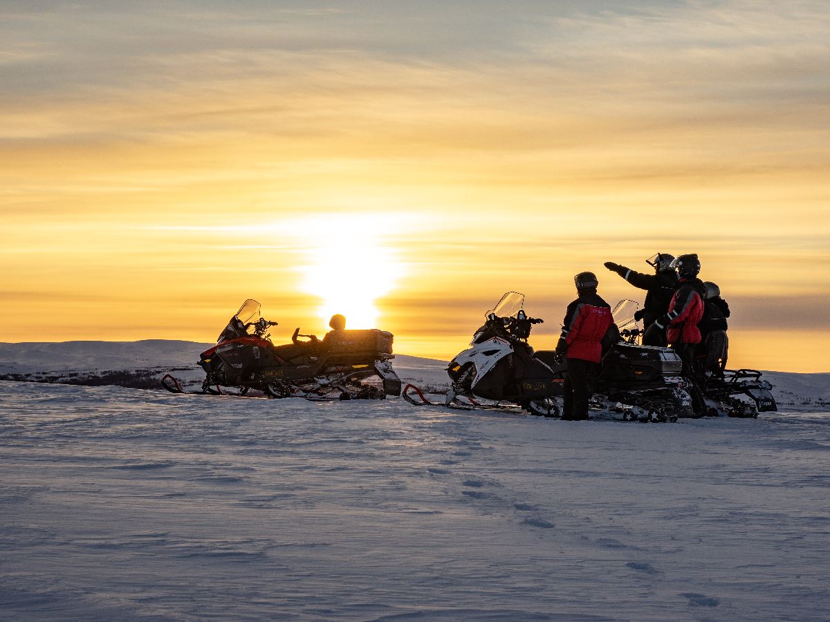 Arctic light snowmobile experience , Snowmobile Experiences